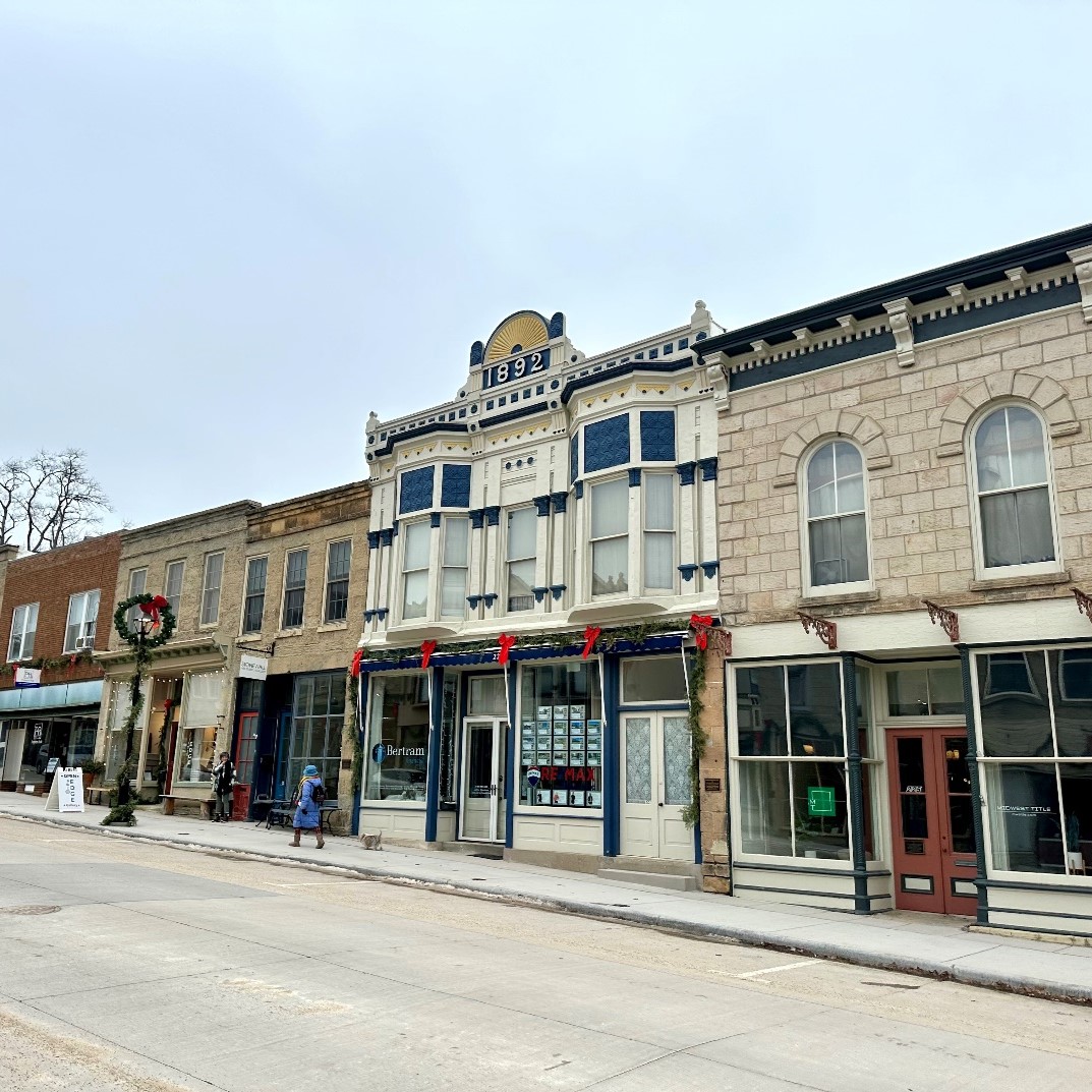Walk Through Time in Mineral Point, Wisconsin – Parks and Planes